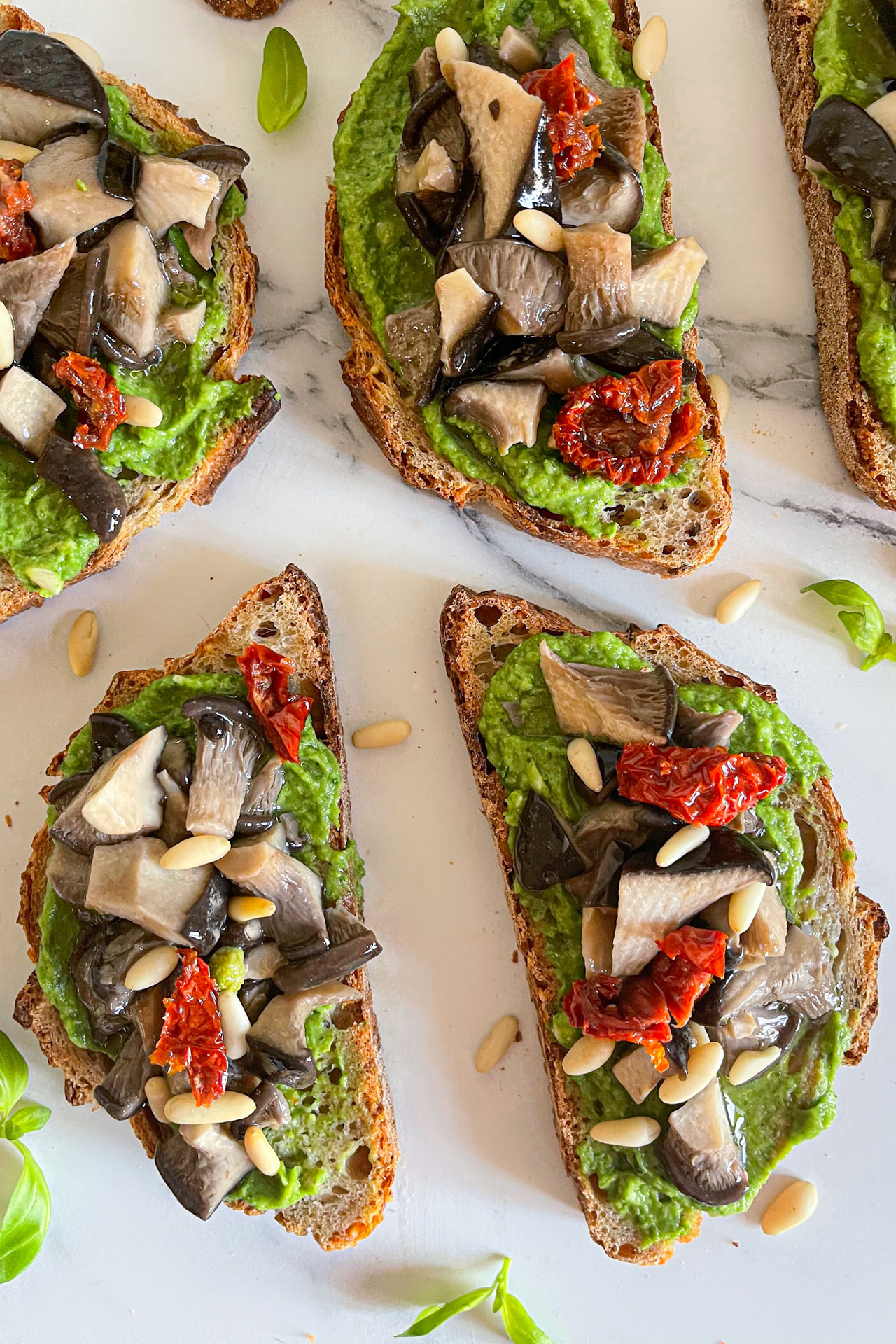 Bruschette sfiziose - Basilico Secco